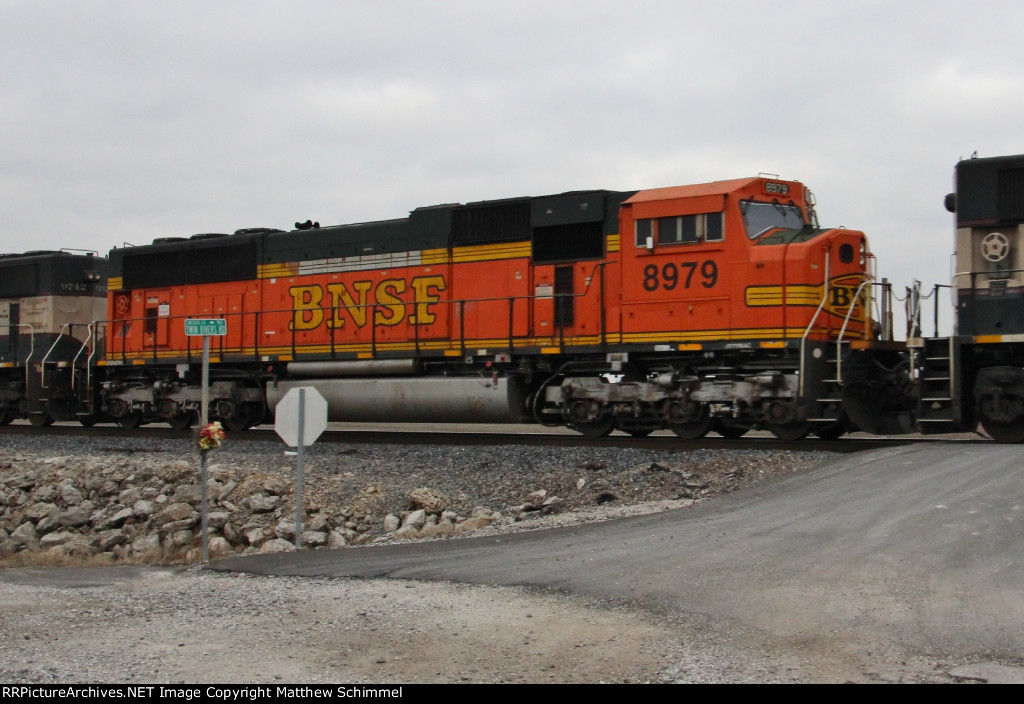 BNSF 8979